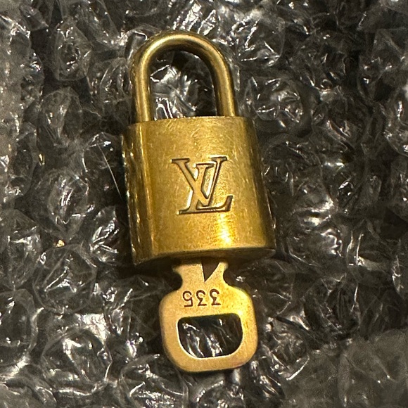 Louis Vuitton | Accessories | Authentic Louis Vuitton Lock And Key 335 ...